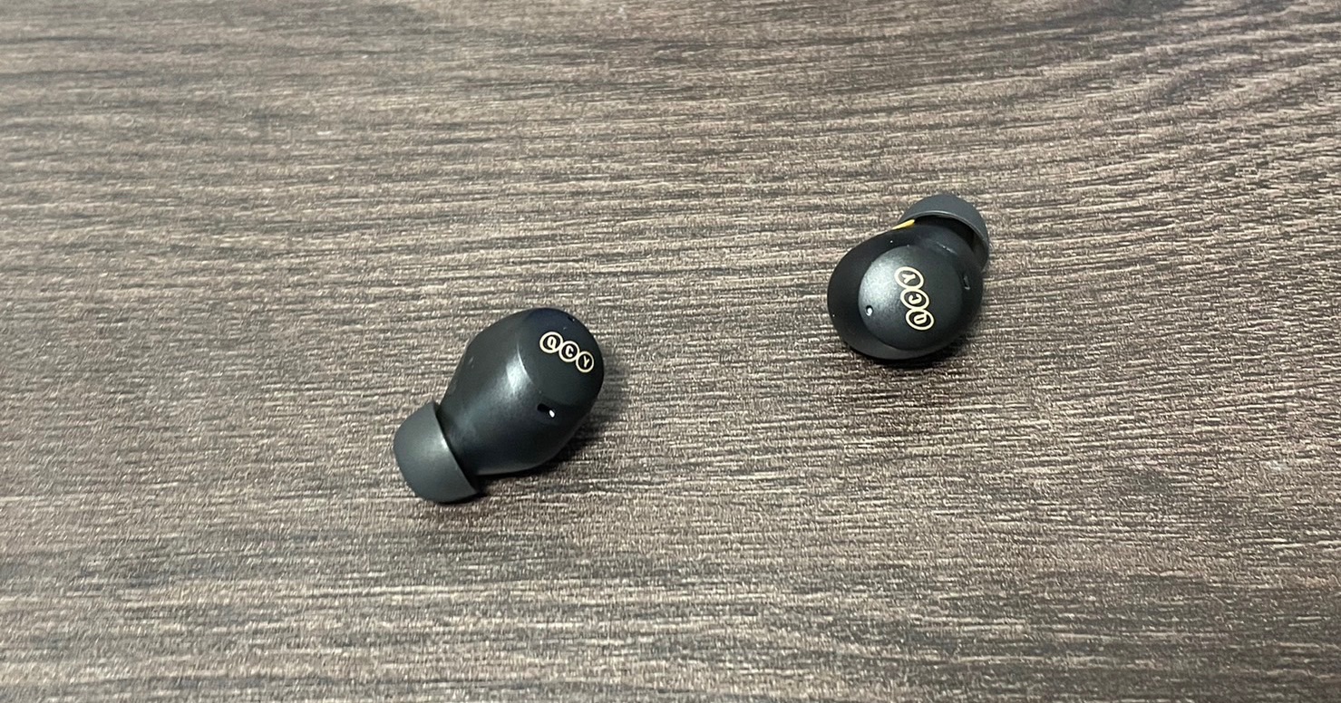 【QCY Arcbuds】高コスパのノイキャン対応イヤホンレビュー！|超軽量で持ち運びに最適ワイヤレスイヤホン | ゆるりみ